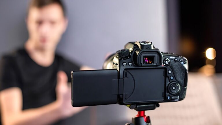 Best Camera for YouTube Videos : Top Options Under 1 Lakh